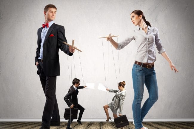 5 Warning Signs That Someone Is Manipulating You