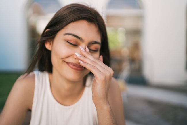 10 Phrases Every Woman Is Tired of Pretending to Laugh At